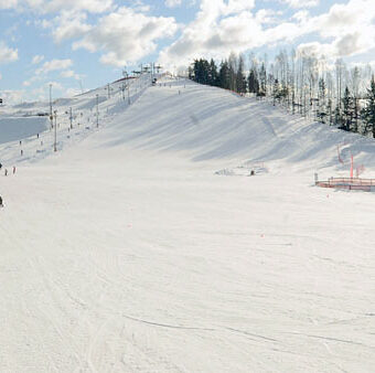 Hiihtokeskukset ja laskettelukeskukset Suomi - Lumipallo
